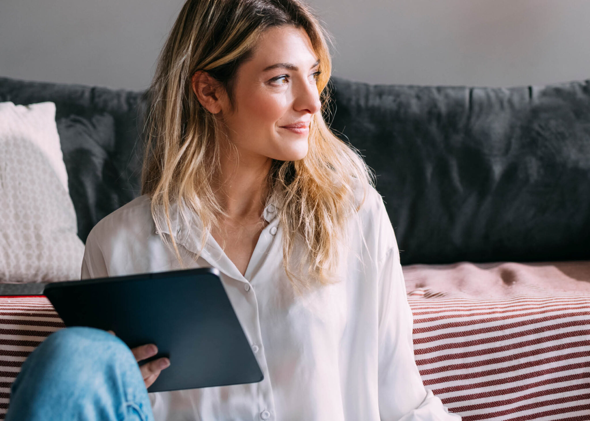 Set Apart – FOR EVERY WOMAN RETURNING TO CHRIST-CENTERED FEMININITY