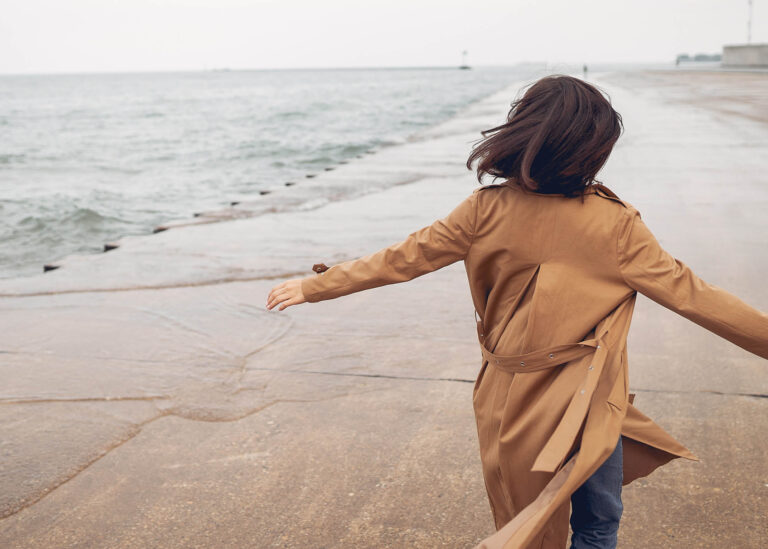 Set Apart – FOR EVERY WOMAN RETURNING TO CHRIST-CENTERED FEMININITY