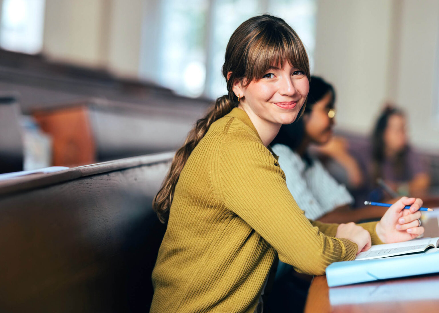 Set Apart – FOR EVERY WOMAN RETURNING TO CHRIST-CENTERED FEMININITY